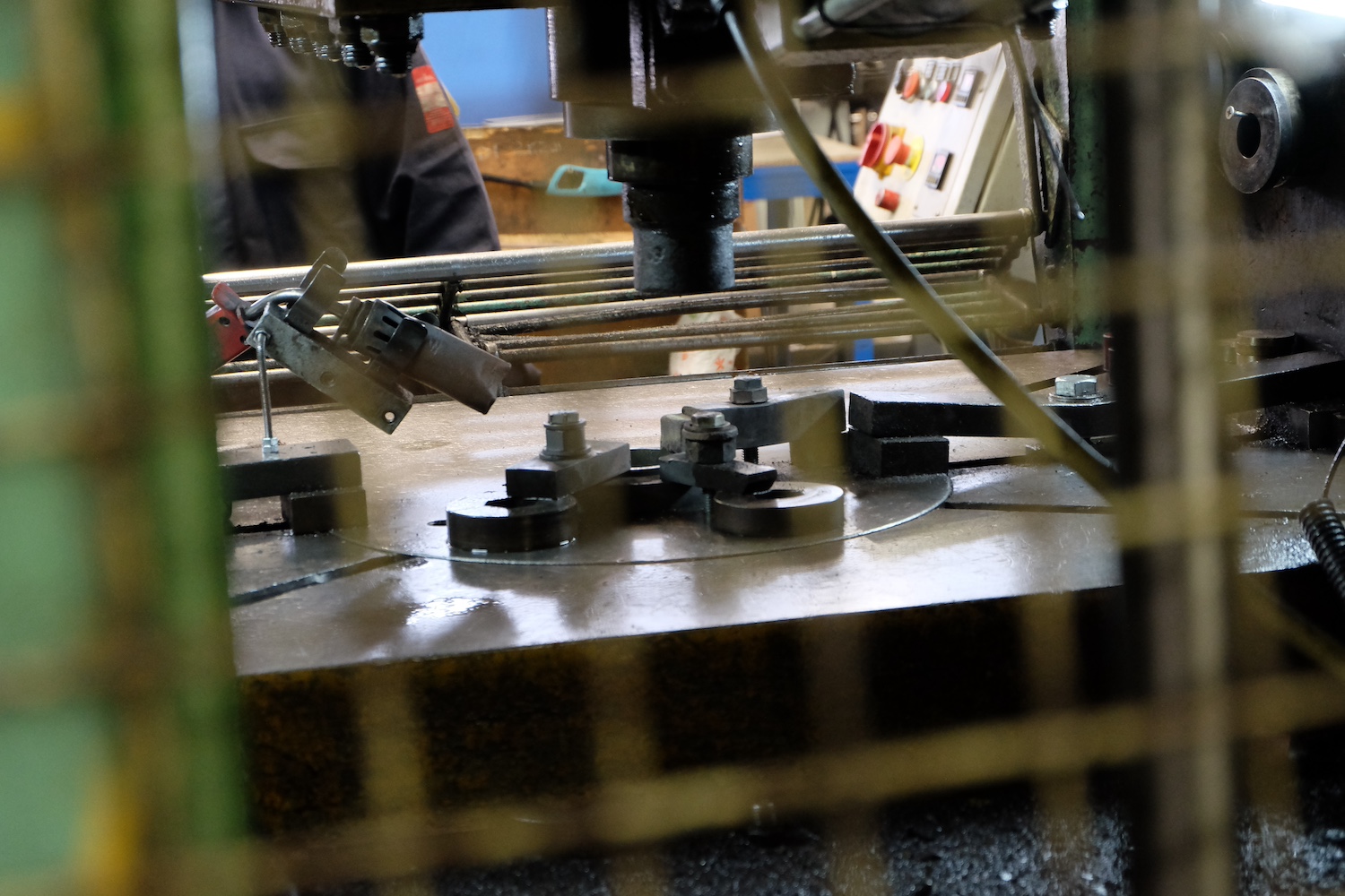 How Hot Forging Produces High-Performance Fasteners